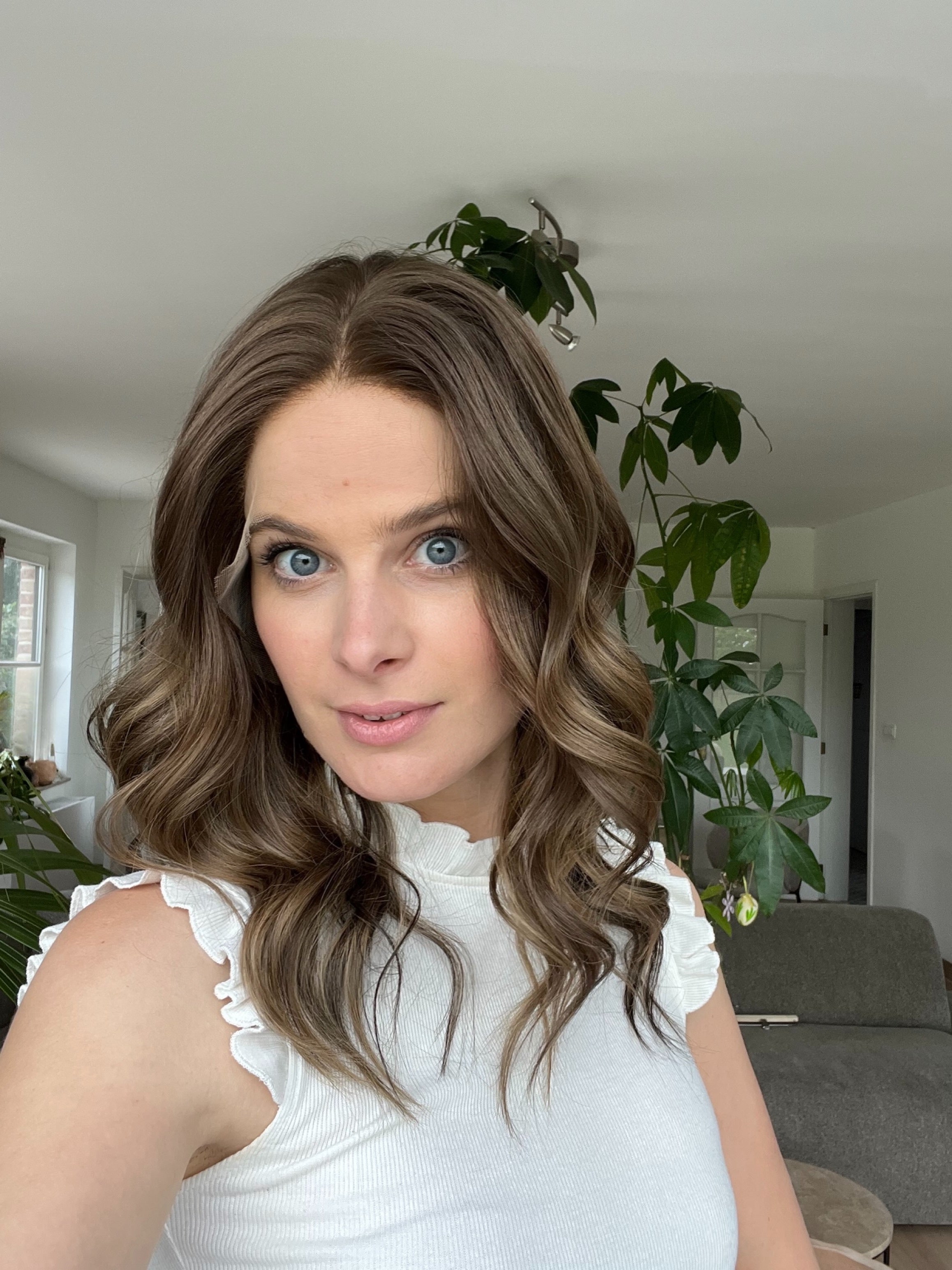 Alexis 19" Wig (S) - SLAVIC – Penelopé Wigs and Toppers